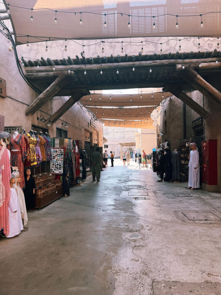 Dubai: What to Wear – A Practical Guide with Picture Examples